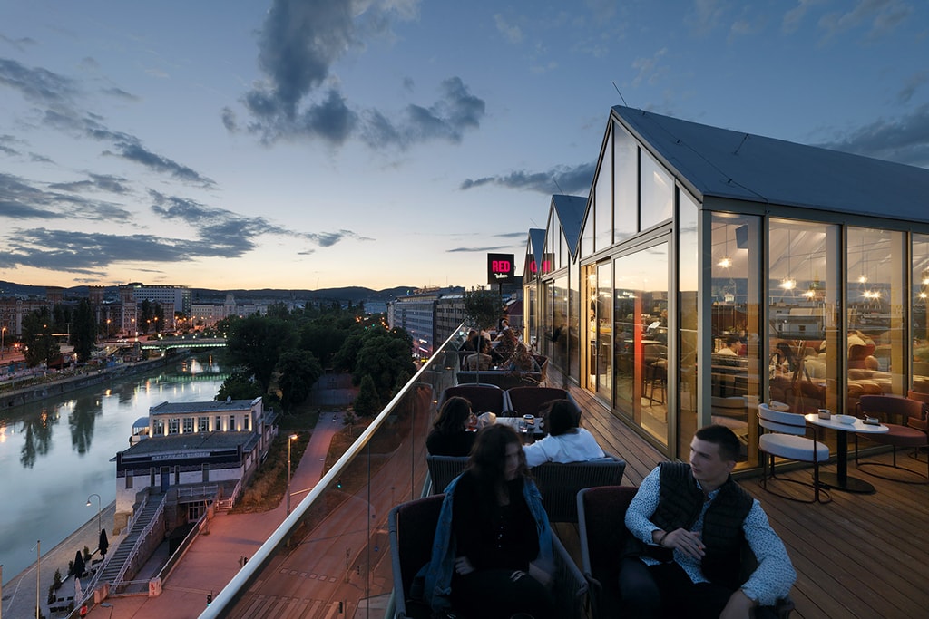 THE ROCK - Das neue Radisson Red Vienna Hotel- THE Stylemate