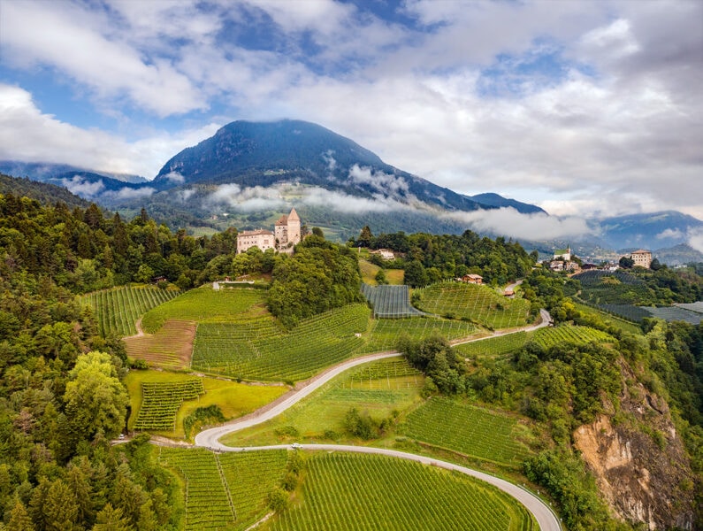 Falstaff Wine Guide Italy 2023 - THE Stylemate