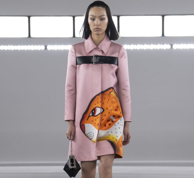 Louis Vuitton presents the Pre-Fall 2024 women's collection in Shanghai ...