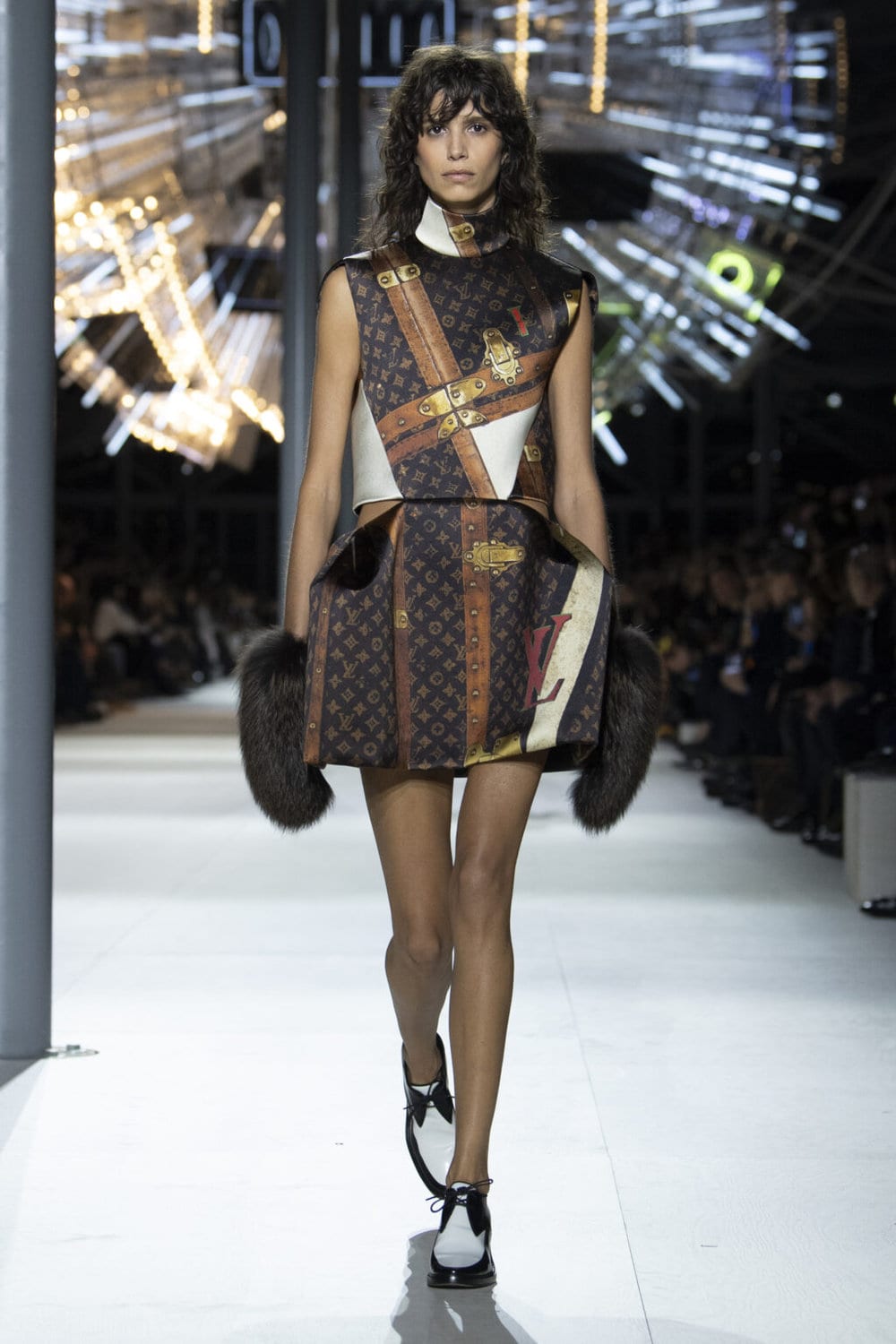 Louis Vuitton: Women’s Fall-Winter 2024 Fashion Show Collection - THE ...
