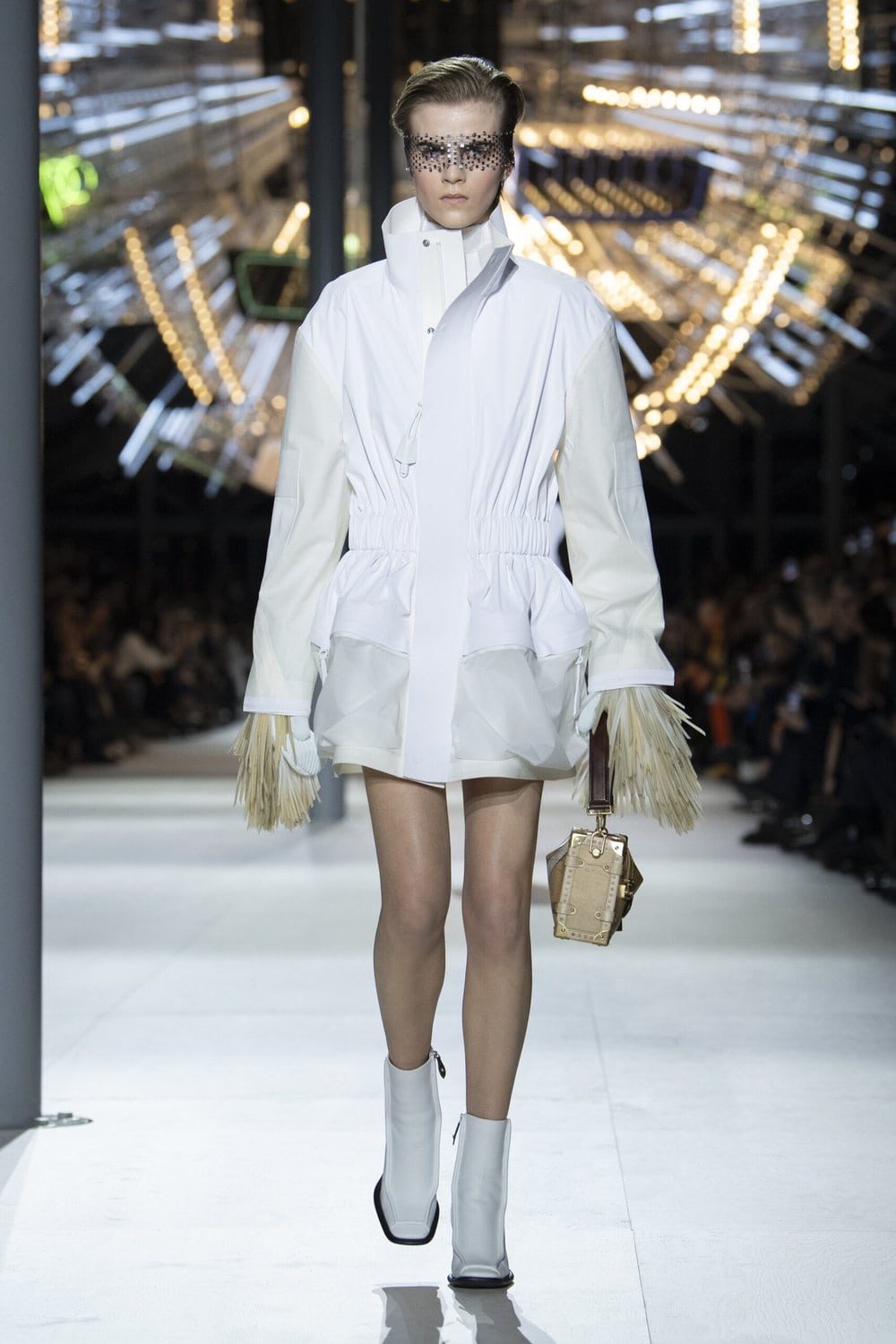 Louis Vuitton: Women’s Fall-Winter 2024 Fashion Show Collection - THE ...
