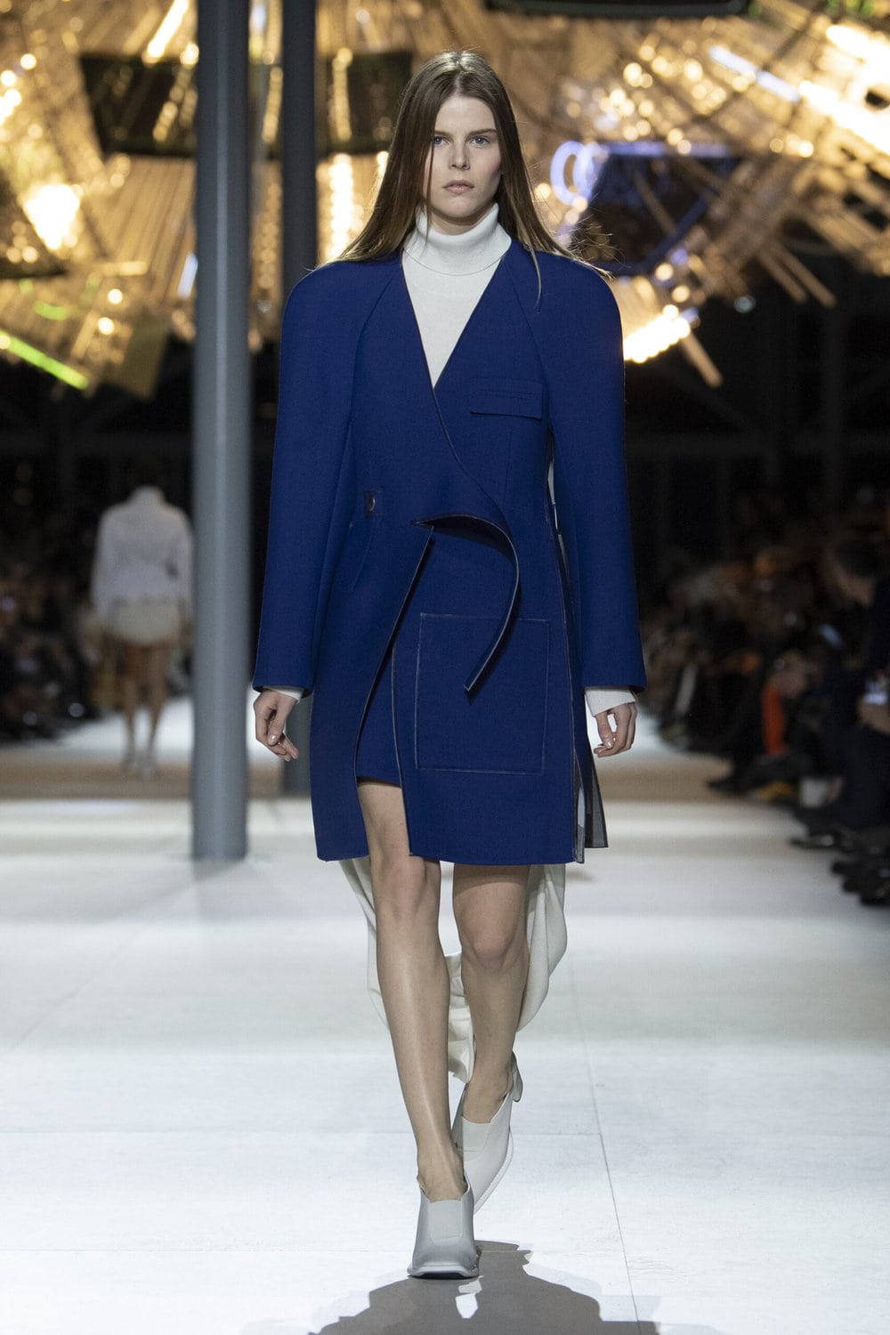 Louis Vuitton: Women’s Fall-Winter 2024 Fashion Show Collection - THE ...
