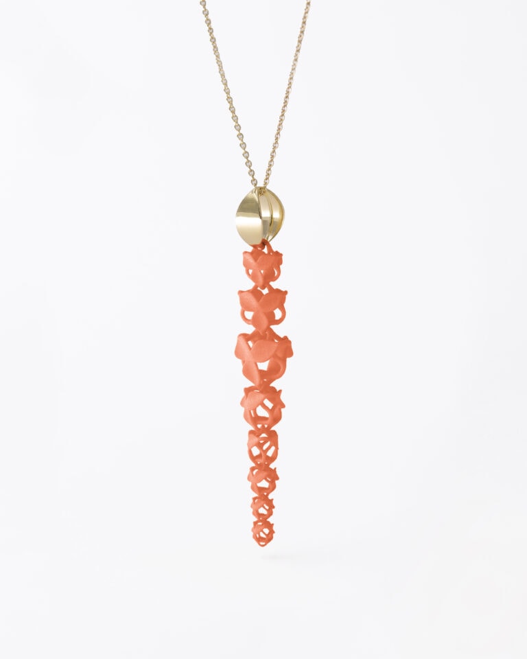 Peach Fuzz - The new Pantone color of the year 2024 - THE Stylemate