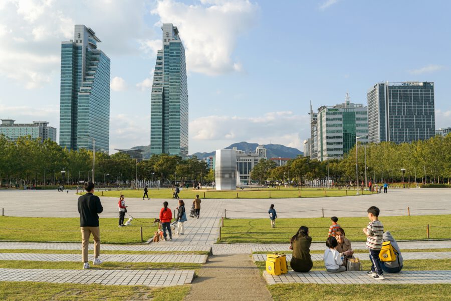 Smog Free Tower: world's first smog vacuum cleaner - THE Stylemate