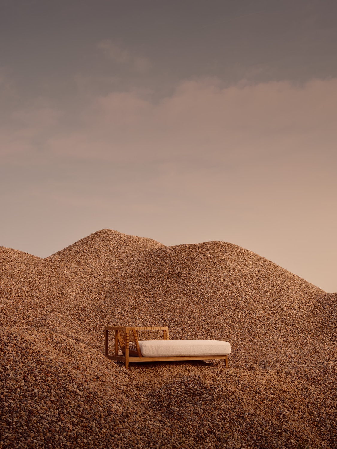 SYNTHESIS by UNOPIÙ: Iconic & contemporary - THE Stylemate